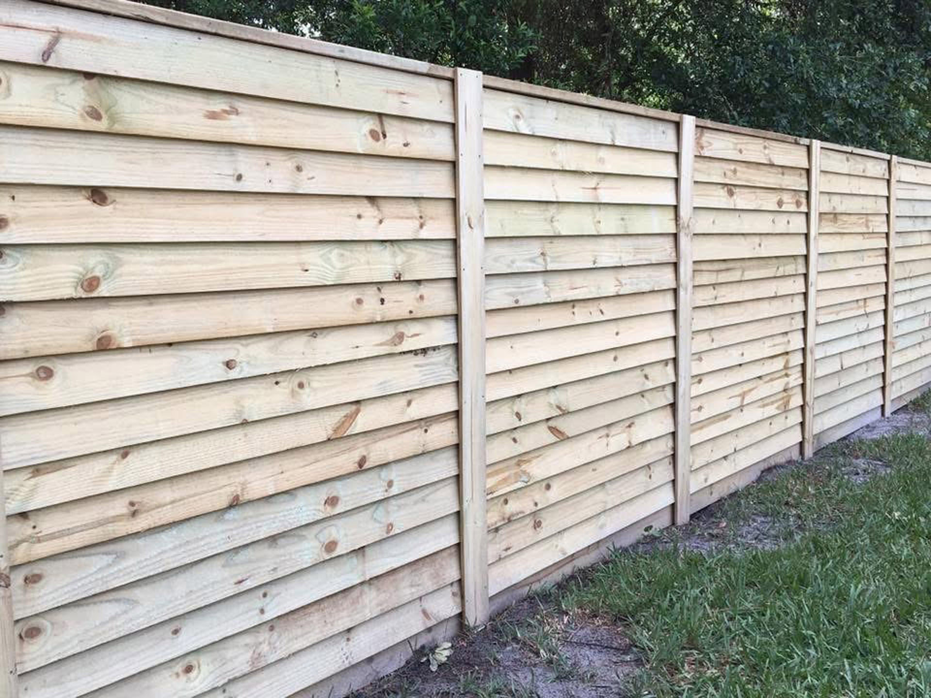 Residential Fence Types | Vinyl, Aluminum & Wood Options